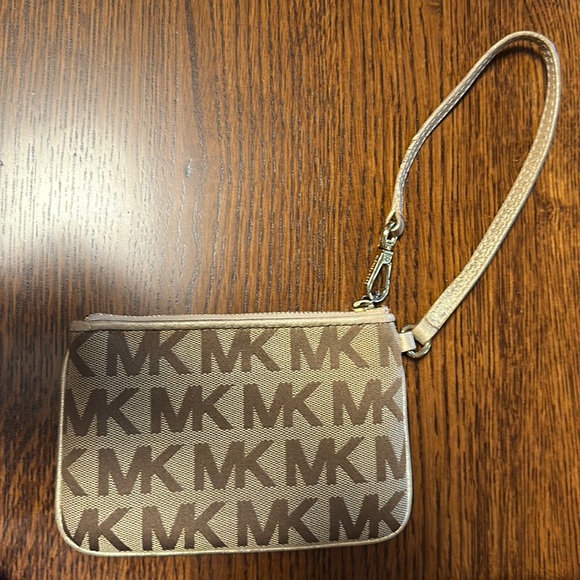 MICHAEL Michael Kors | Bags | Michael Kors Wristlet | Poshmark